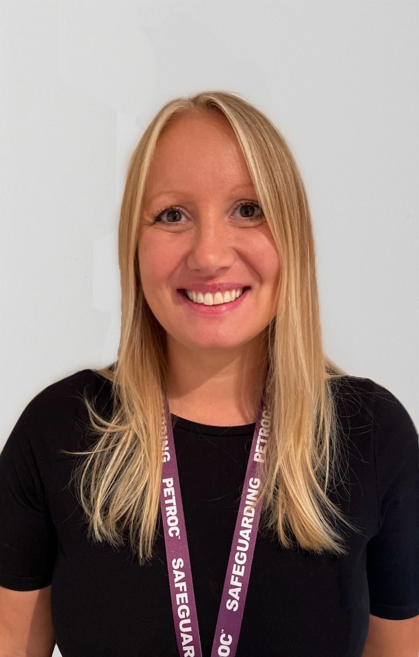 Lorna Young's Instagram, Twitter & Facebook on IDCrawl